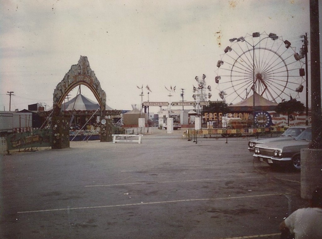 Carnival Time Shows front gate and Kiddieland gate - Traveling Carnival ...
